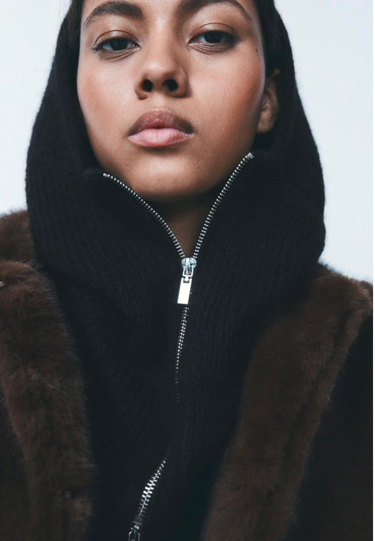 Bally Zip Hoodie – S U R T U R B A N